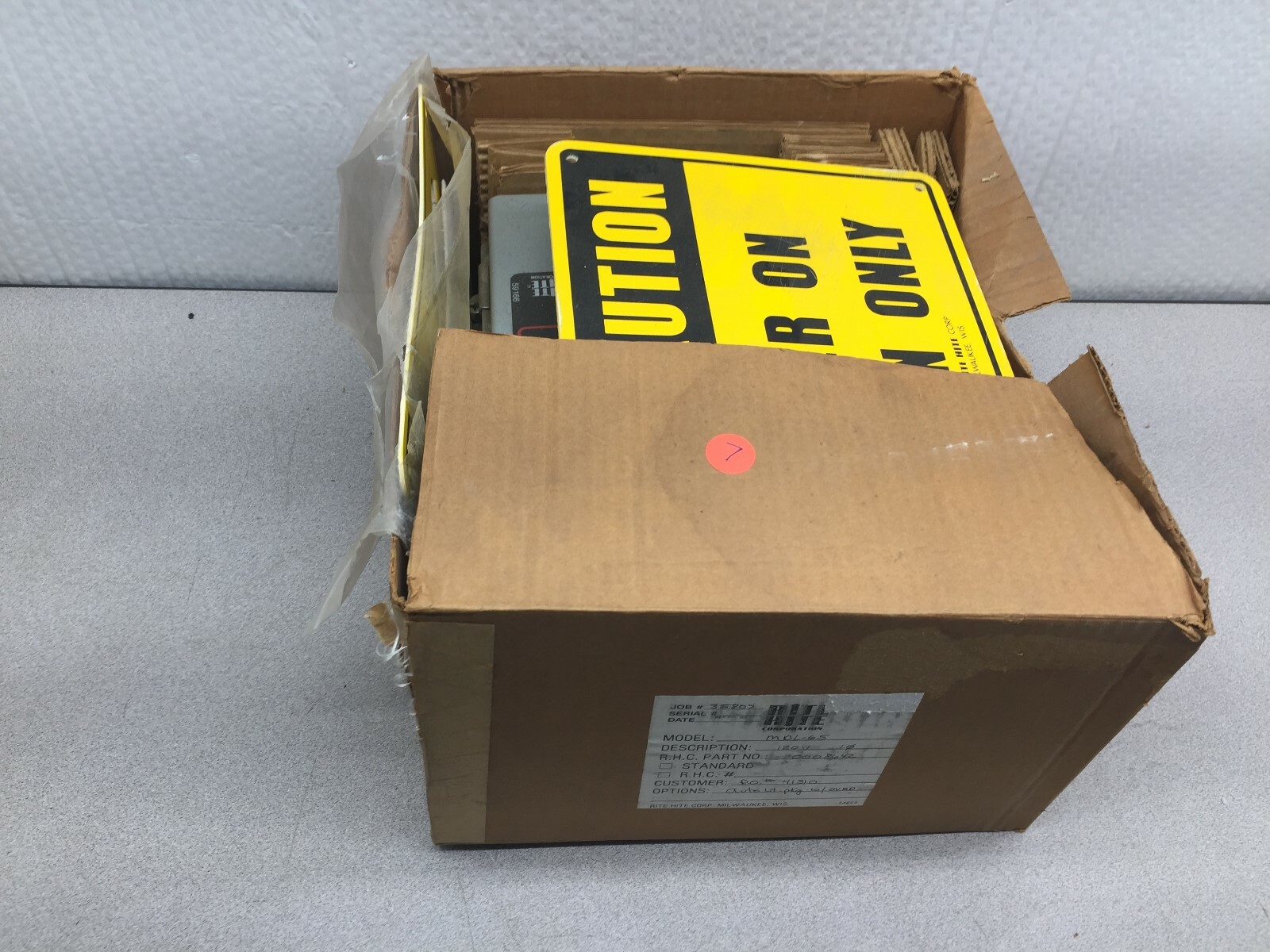 NEW IN BOX RITE HITE 120VAC INSIDE COMMON LITE CONTROL BOX MDL-65 | eBay