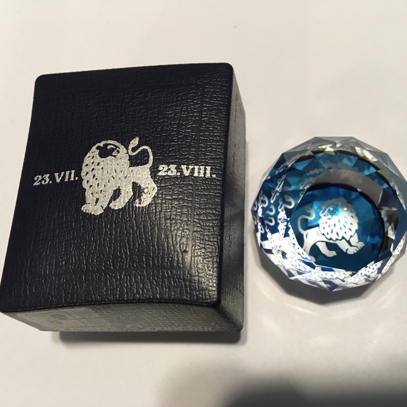 Swarovski Crystal Souvenir Paperweight, LEO DESIGN23 VIL 23.VIIL BOX | eBay