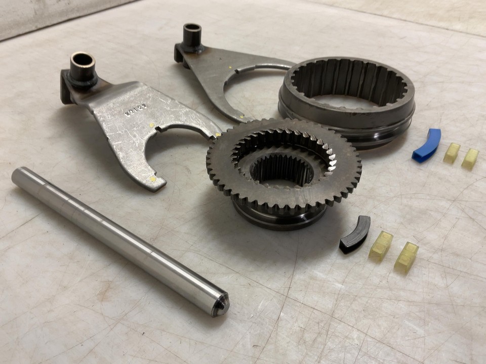 Jeep TJ Wrangler Rubicon Transfer Case NP241 Rail 2003 2004 2005 2006 ...