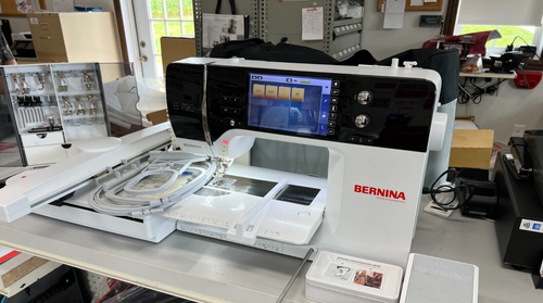 Bernina 790 Plus Sewing, Quilting, Embroidery Machine BSR Stitch ...