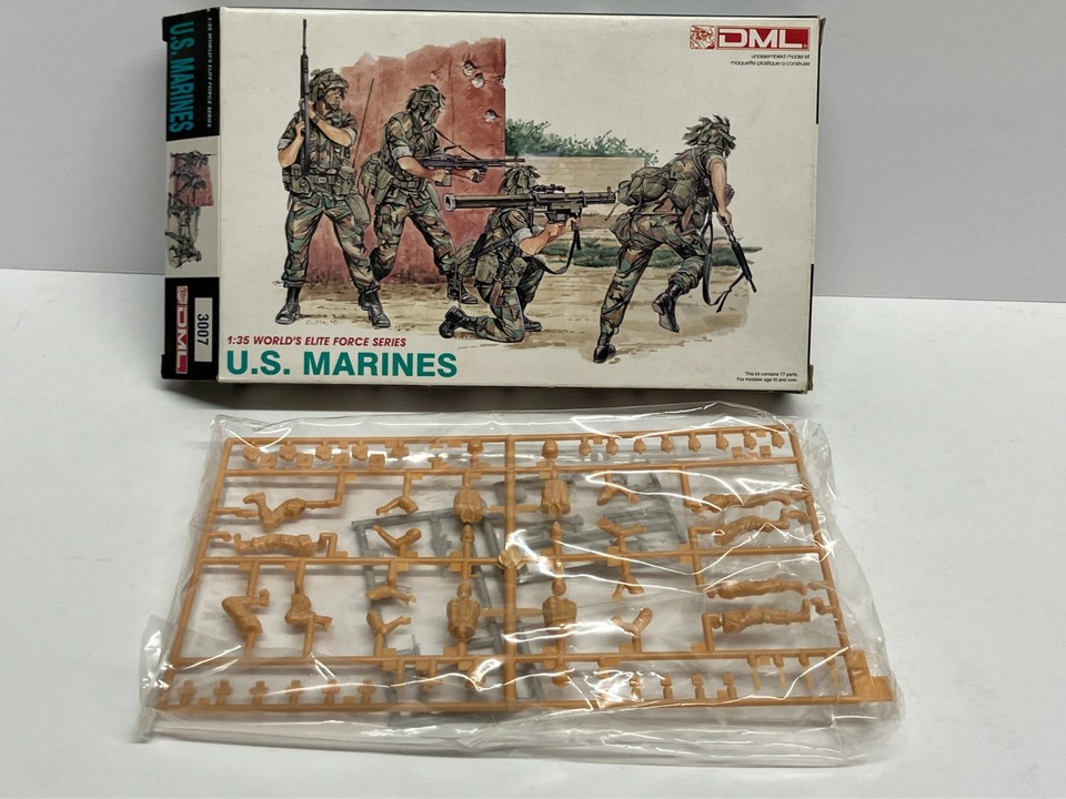 Lot of 8 ** Military 1/72 Model Kits - MB, Airfix, DML, UM, Dragon ...