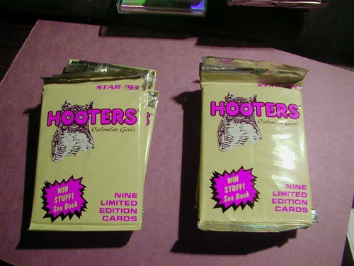 LOT OF 9 PACKS 1993 STAR ** HOOTERS CALENDAR GIRLS ** 9 FACTORY SEALED ...