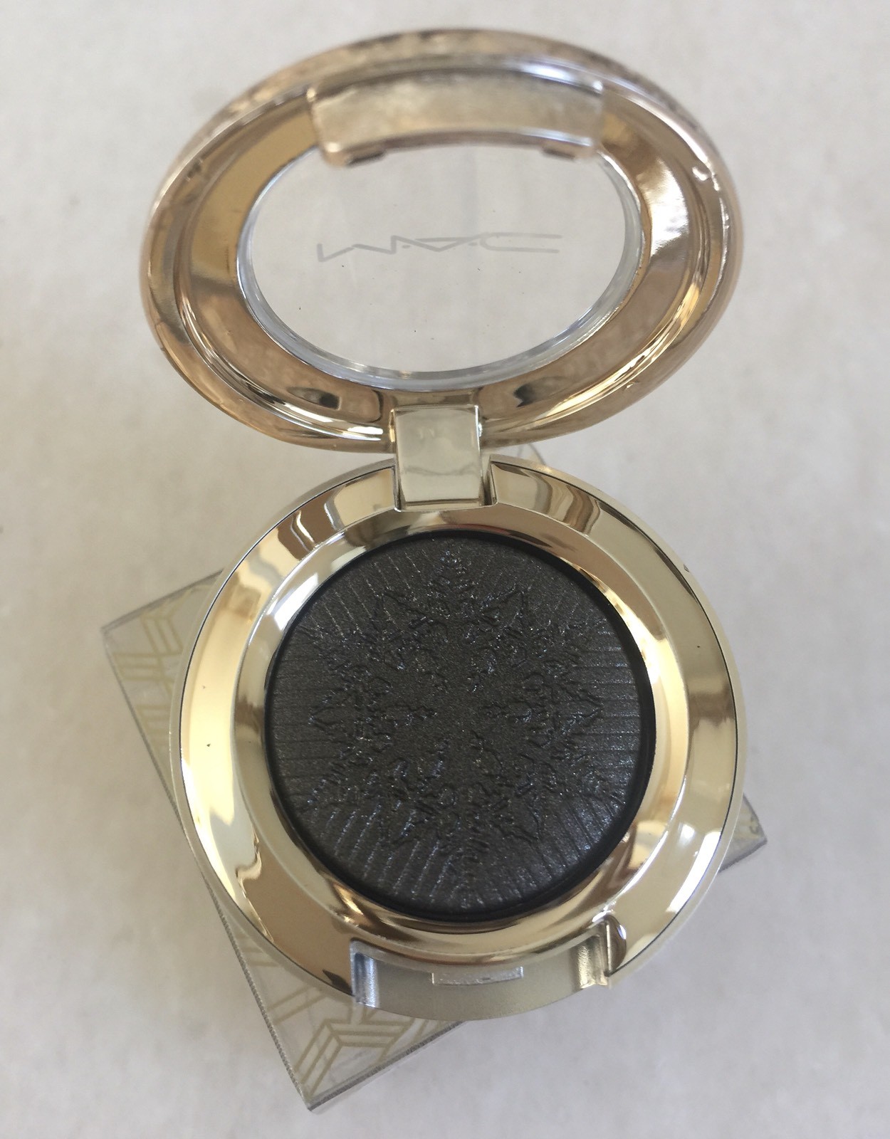 MAC Snow Ball Extra Dimension Eyeshadow Starry, Starry Snowball ...