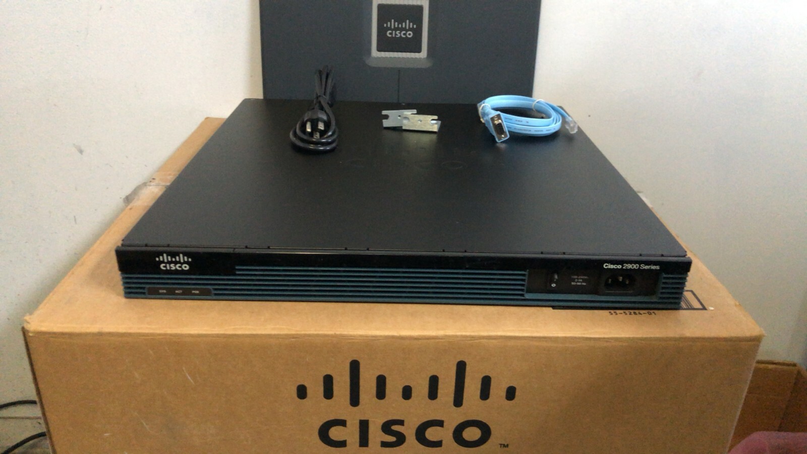 CISCO SPIAD2901-8FXS/K9 GIGABIT VOICE ROUTER ios-15.7 CME-12 VIC3-4FXS ...