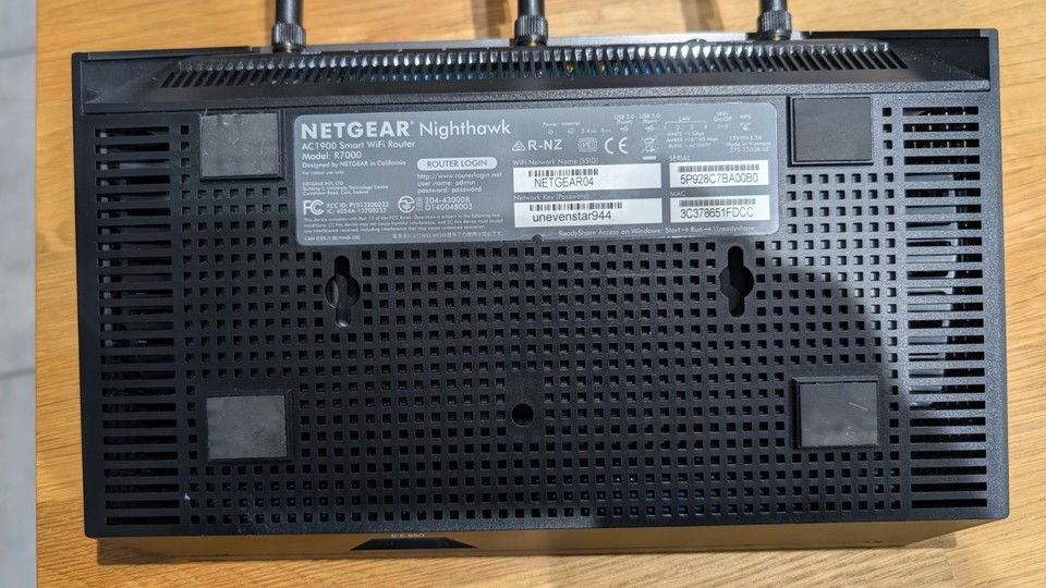 NETGEAR R7000 Nighthawk Dual-Band AC1900 Smart Wi-Fi Router with Tomato ...