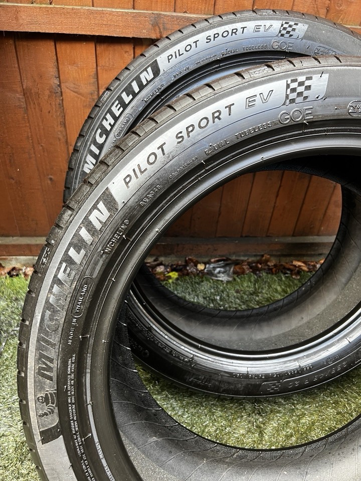 255/45/20 Michelin PS4 SUV Tyres X2 No Damage No Rep 07481787004 Fit ...