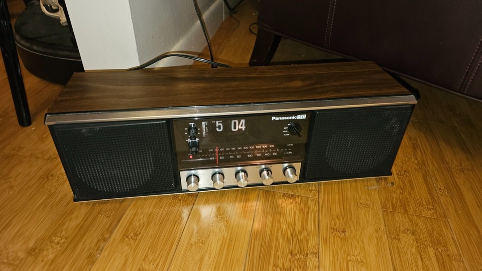 Vintage Panasonic RE-8345 AM FM Stereo Radio Flip Dial Alarm Clock Aux ...