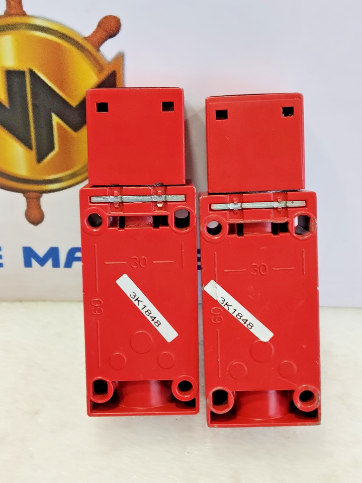 TELEMECANIQUE XCS EN/IEC 60947-5-1 SWITCH LOT OF 2PCS | eBay