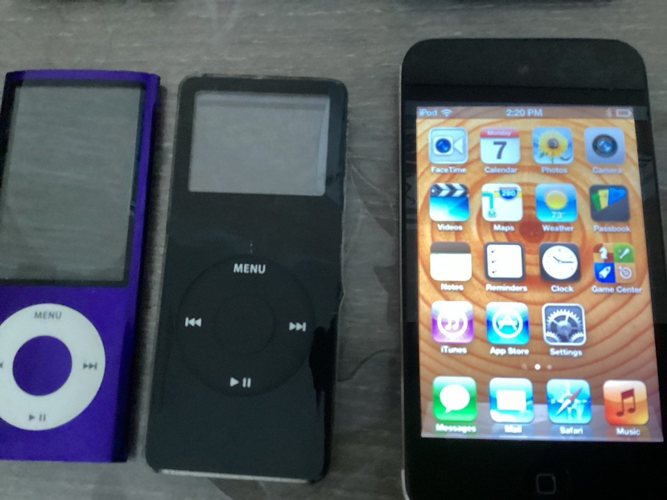 Vintage Apple iPods & miscellaneous lot | eBay