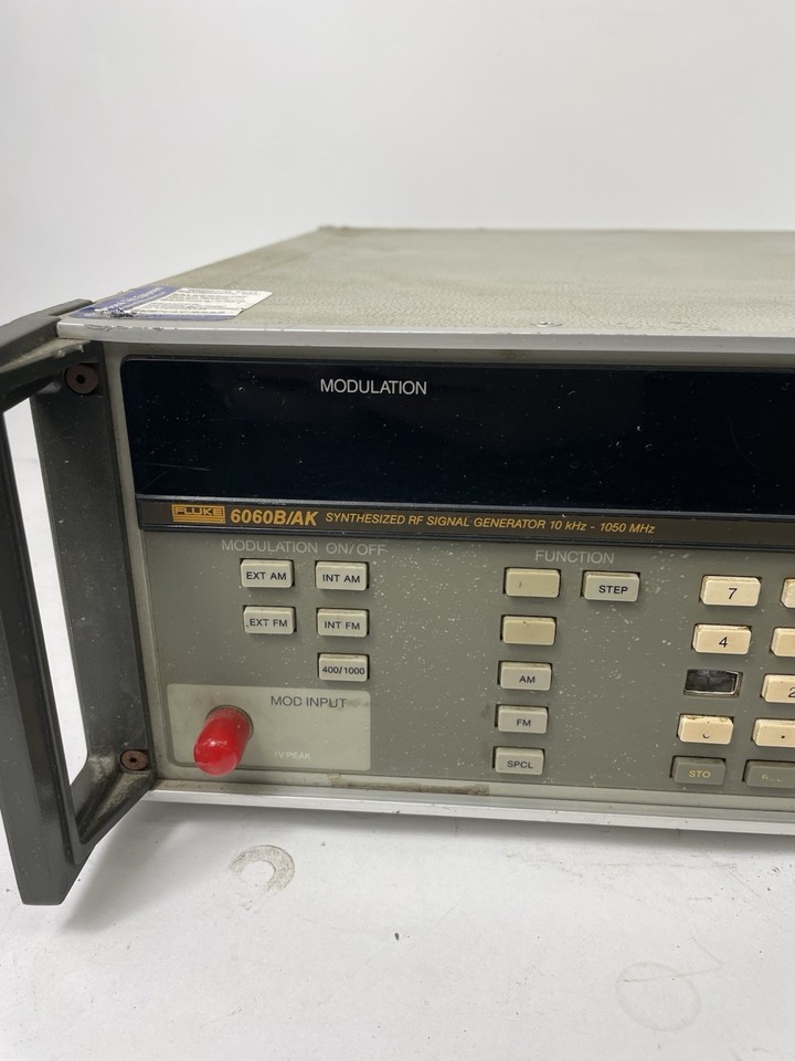 Fluke 6060B Synthesized RF Signal Generator 10 kHz -1050 MHz | eBay