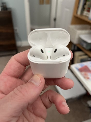 Apple AirPods Pro (1st Generation) with MagSafe Wireless Charging Case ...