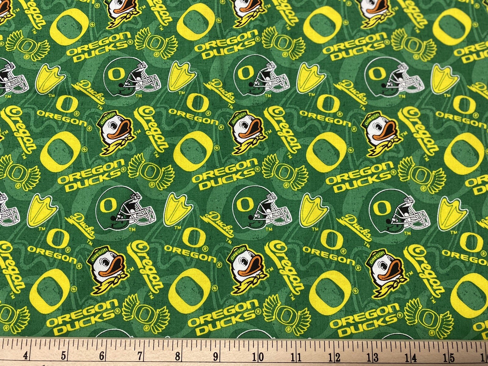 UNIVERSITY OF OREGON DUCKS, Tone, 1/4 Yard (9” x 42”) 100% Cotton ...