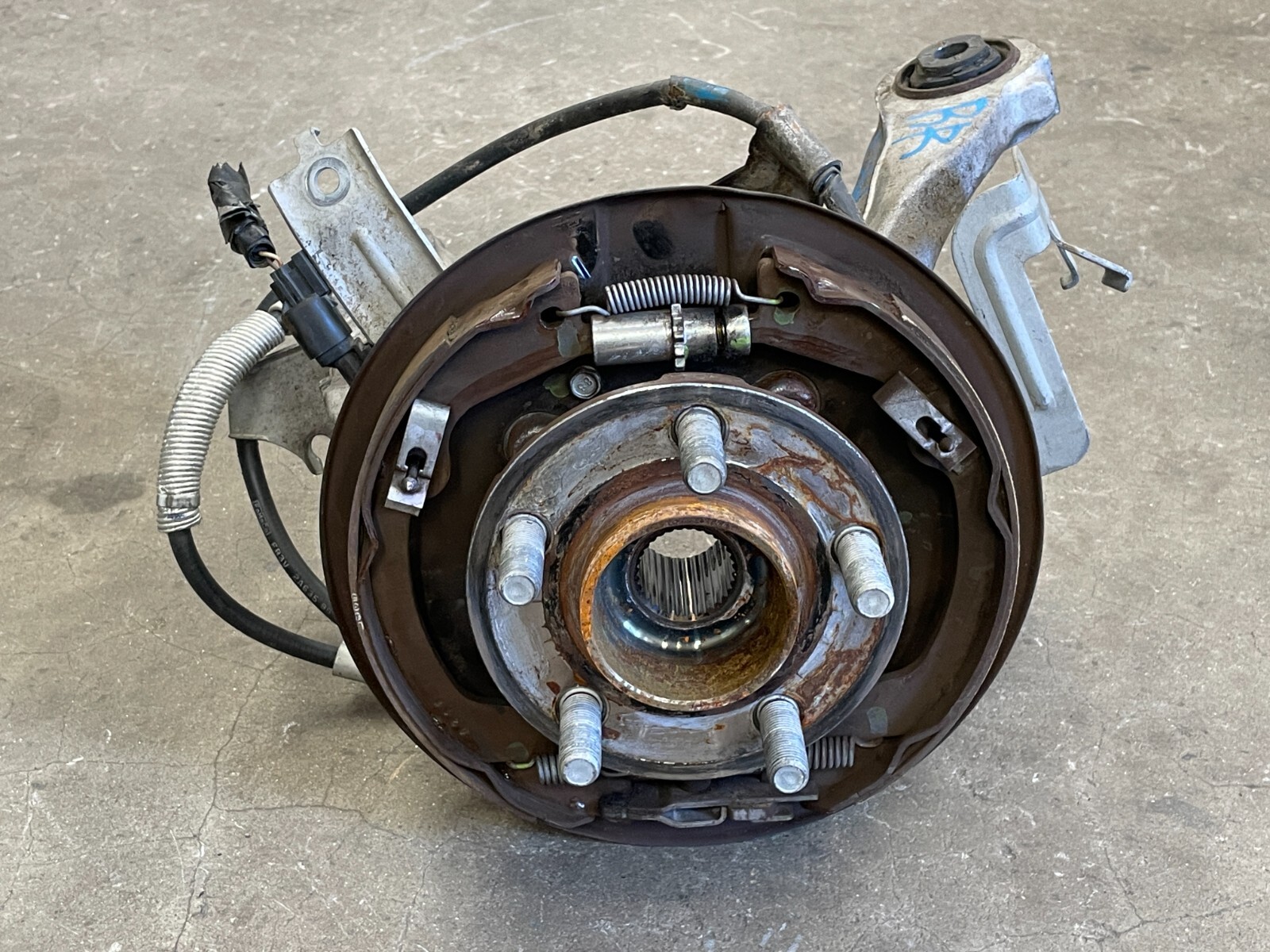 2016-2020 Ford Mustang Shelby GT350 Rear Right Spindle Knuckle Hub RWD ...