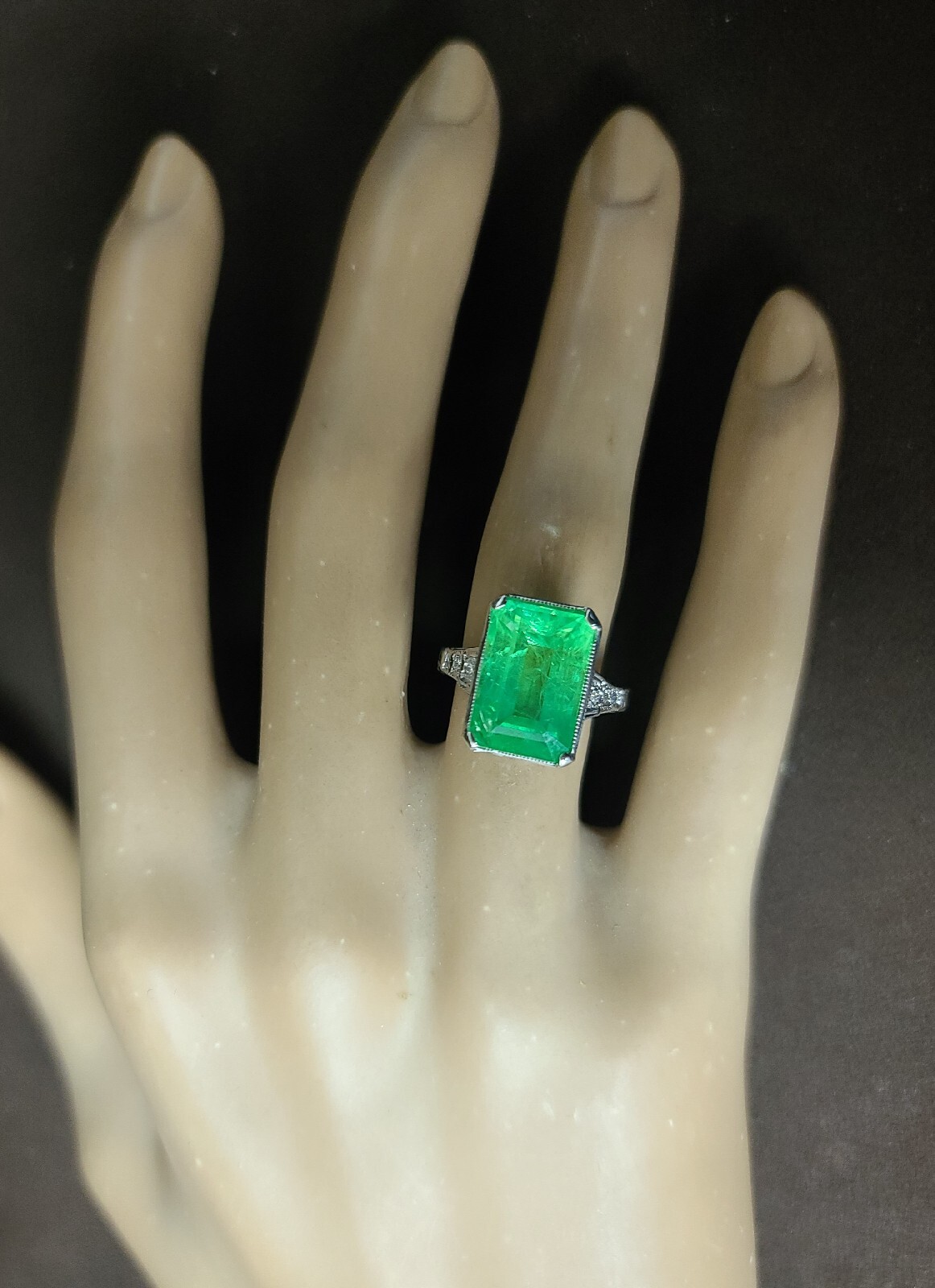 Vintage Platinum Engagement Ring 8.25CT. Natural Green Mint Emerald ...