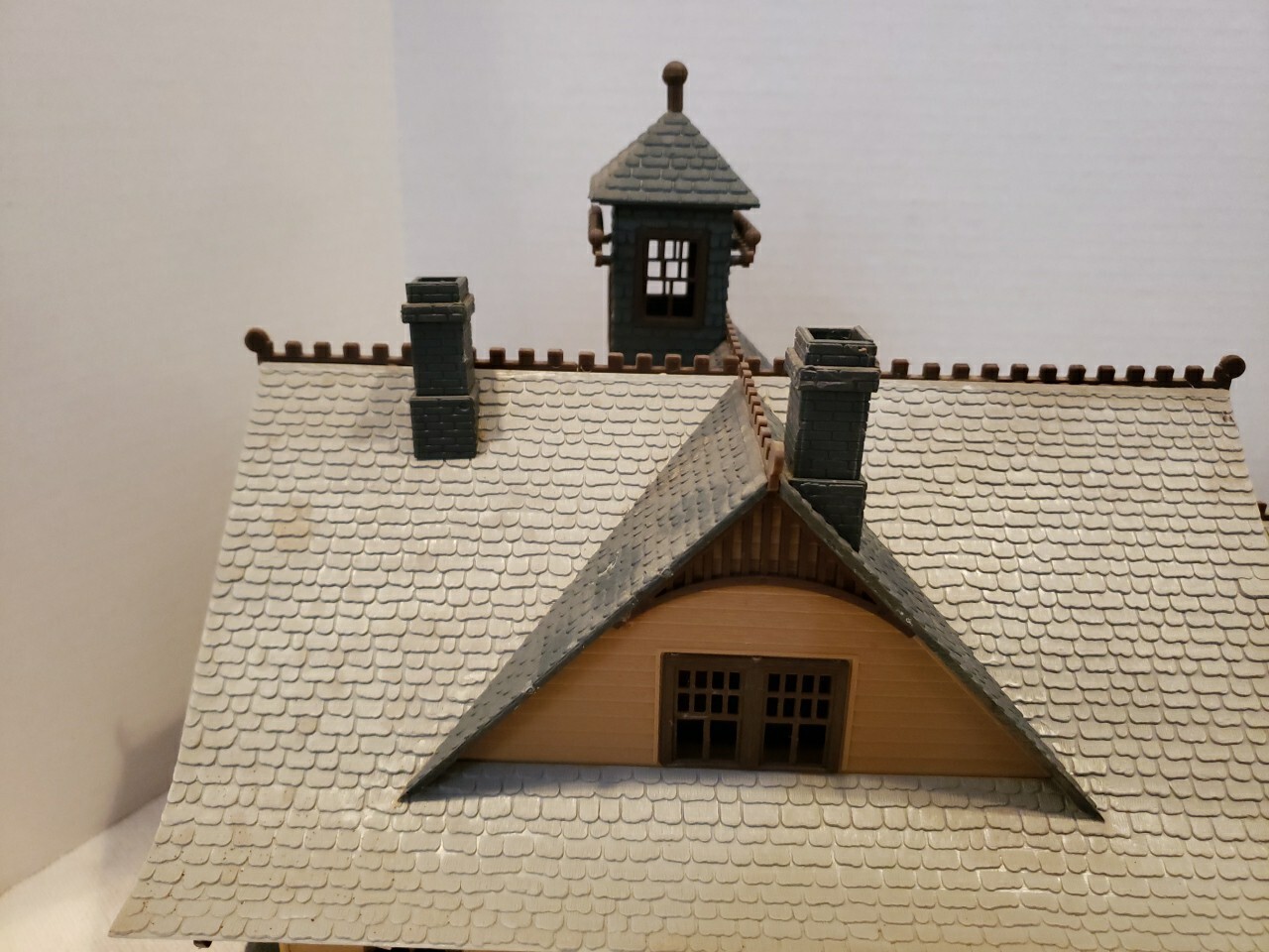 Lionel Trains O/O-27 Scale Rico Passenger Station (Assembled) | eBay