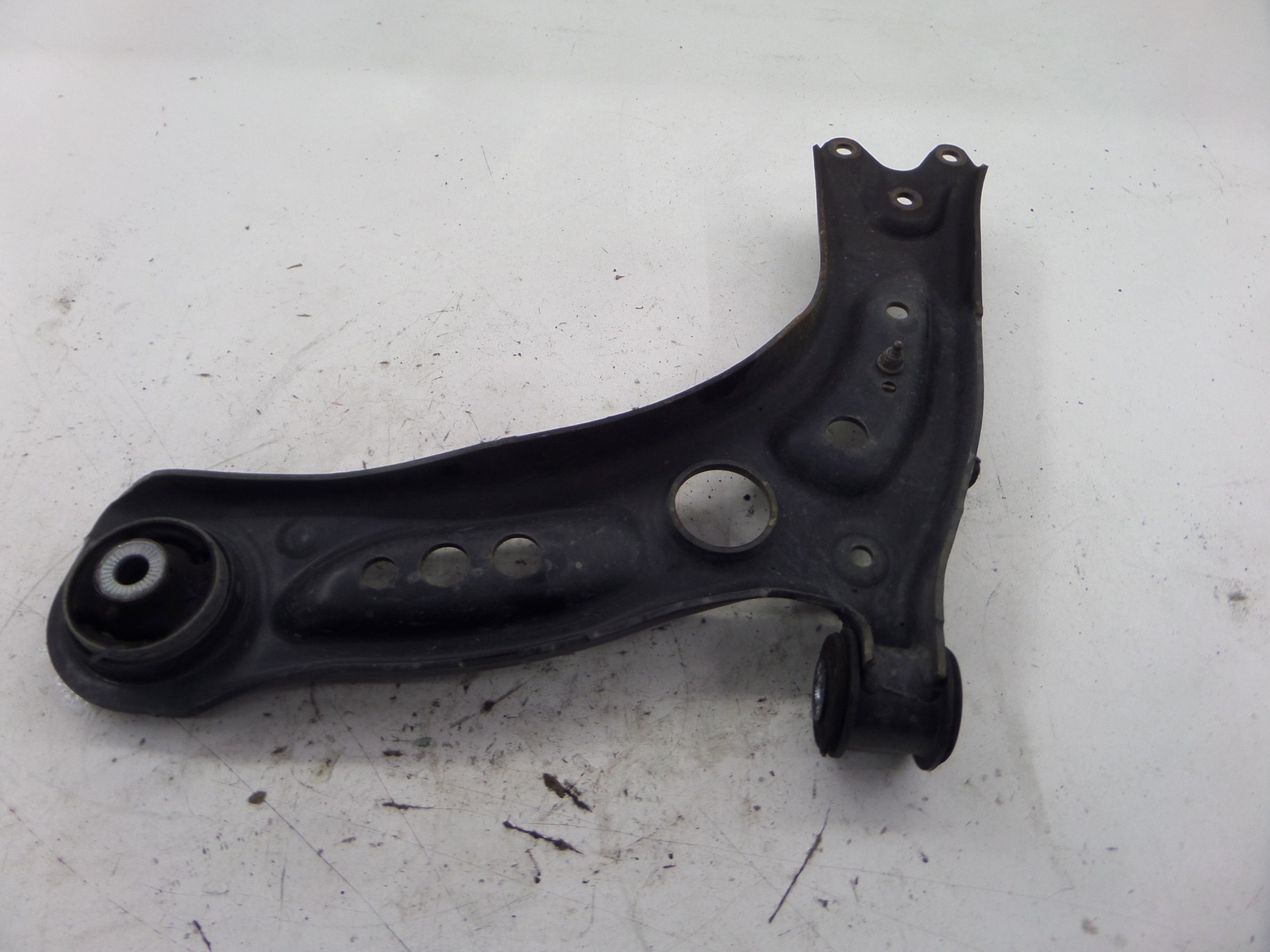 Volkswagen of America 5Q0407152J - Suspension Control Arm, Lower for ...