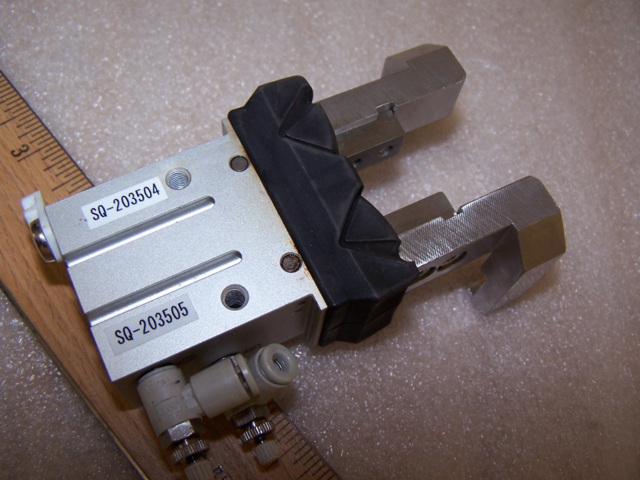 SMC MHZJ2-20D Parallel Air Gripper Double Acting Finger 20mm Bore Dust ...