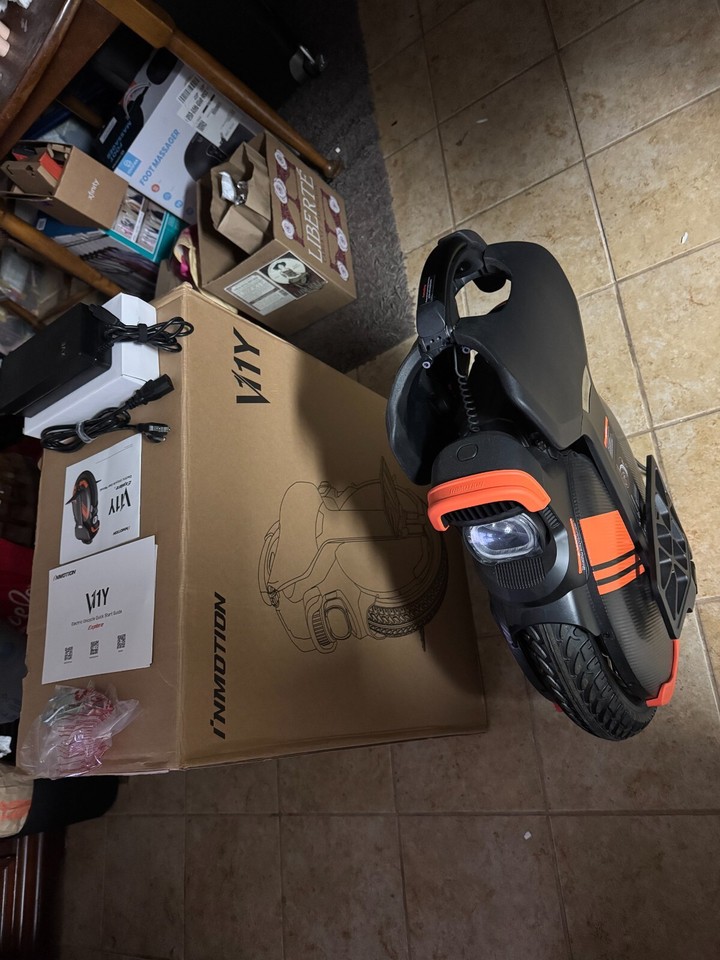 Brand NEW E-Unicycle InMotion V11Y | eBay