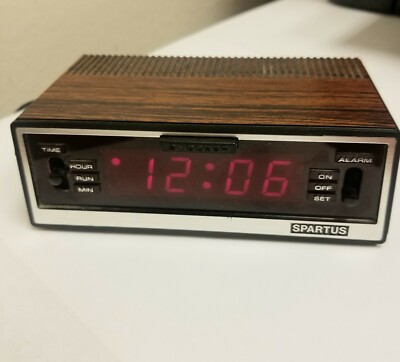 Vintage SPARTUS Model 1121 Electric Alarm Clock Red LCD w/ Battery ...