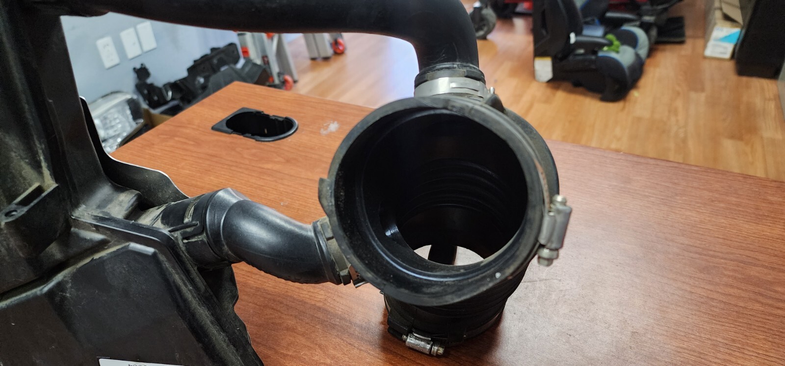 16 17 18 19 20 BMW 740I 3.0L AIR INTAKE RESONATOR OEM 13718607950 | eBay