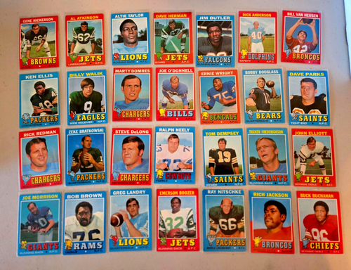 Lot of 28.... 1971 Topps NFL FOOTBALL RICH JACKSON, RAY NITSCHKE, GREG ...