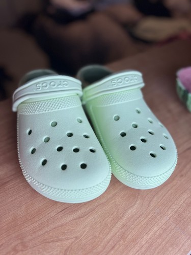Crocs Classic Fur Lined Clogs Lime/Mint Green Womens Size 9 / Mens Size ...