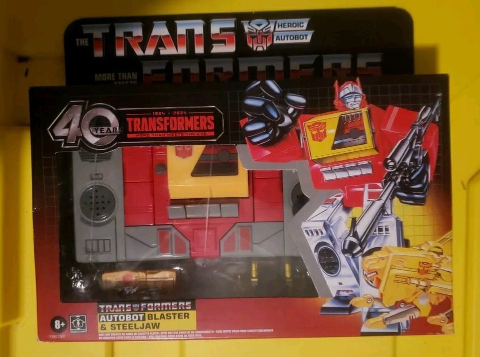 Transformers G1 40th Anniversary: Optimus Prime, Blaster & Bombshell ...