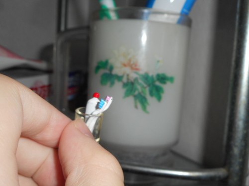 Dollhouse Miniature Bathroom Accessory Toothbrush Toothpaste Cup Glass ...