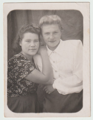 Photo Girls Couple photo Cute hug Hairstyle Fashion Arcade Unusual INT ...