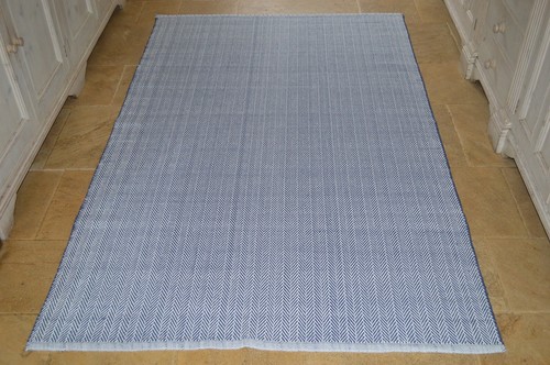 FLOOR RUG, 100% Cotton Herringbone Weave Indigo Blue / White 150x240cm ...