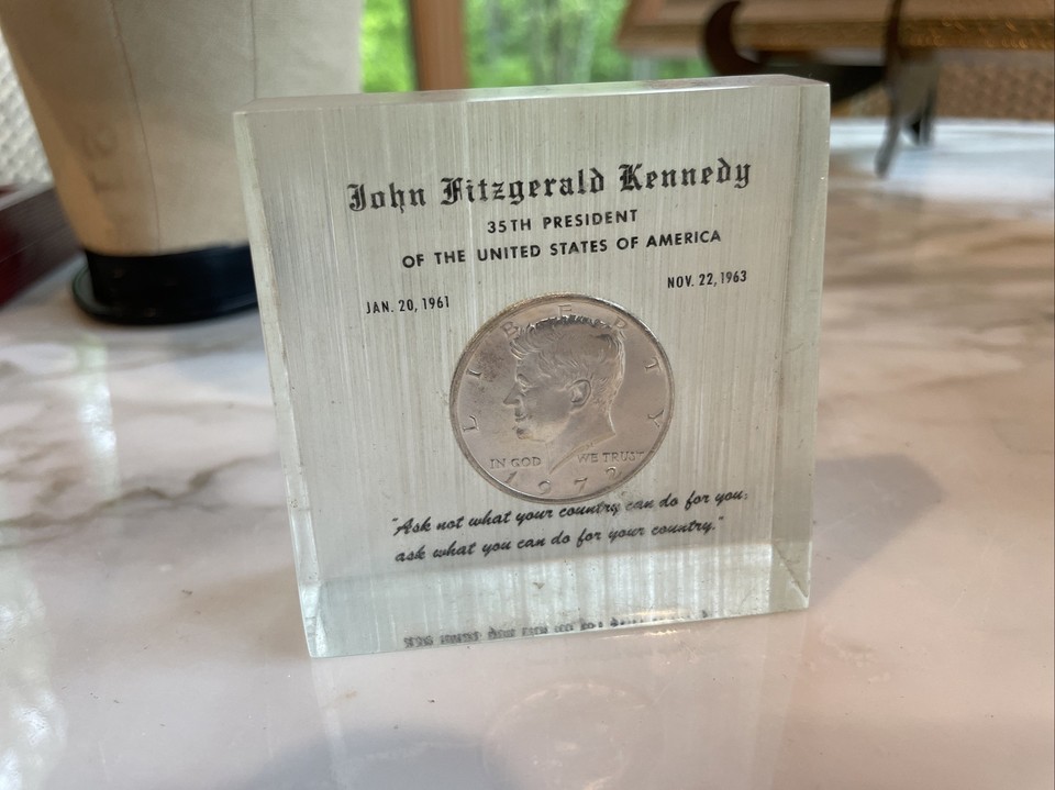 1972 Lucite Acrylic JFK Silver Half Dollar Coin Paperweight Vintage ...