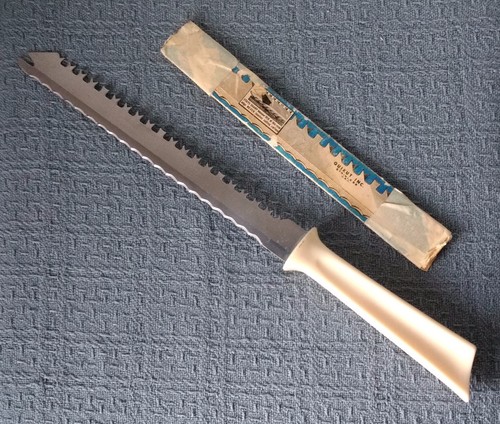 Quikut Inc. ~ “QUIKKLE” ~ Stainless Carving / Bread Knife ~ 9½ ...