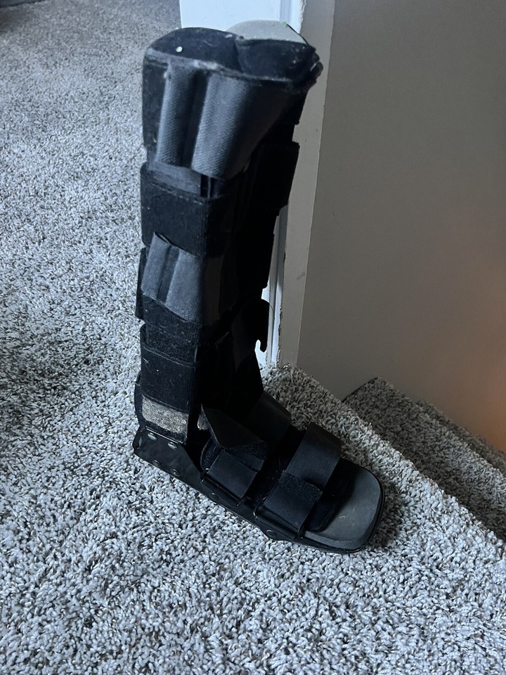 BREG (Medical Walking Boot) “High Top Ankle Surgery Brace” Size (S-M ...