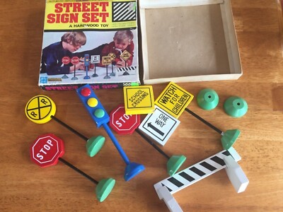 VINTAGE TOY WOOD ROAD STREET SIGN SET TRAFFIC LIGHT EDUCATION STOP RR ...
