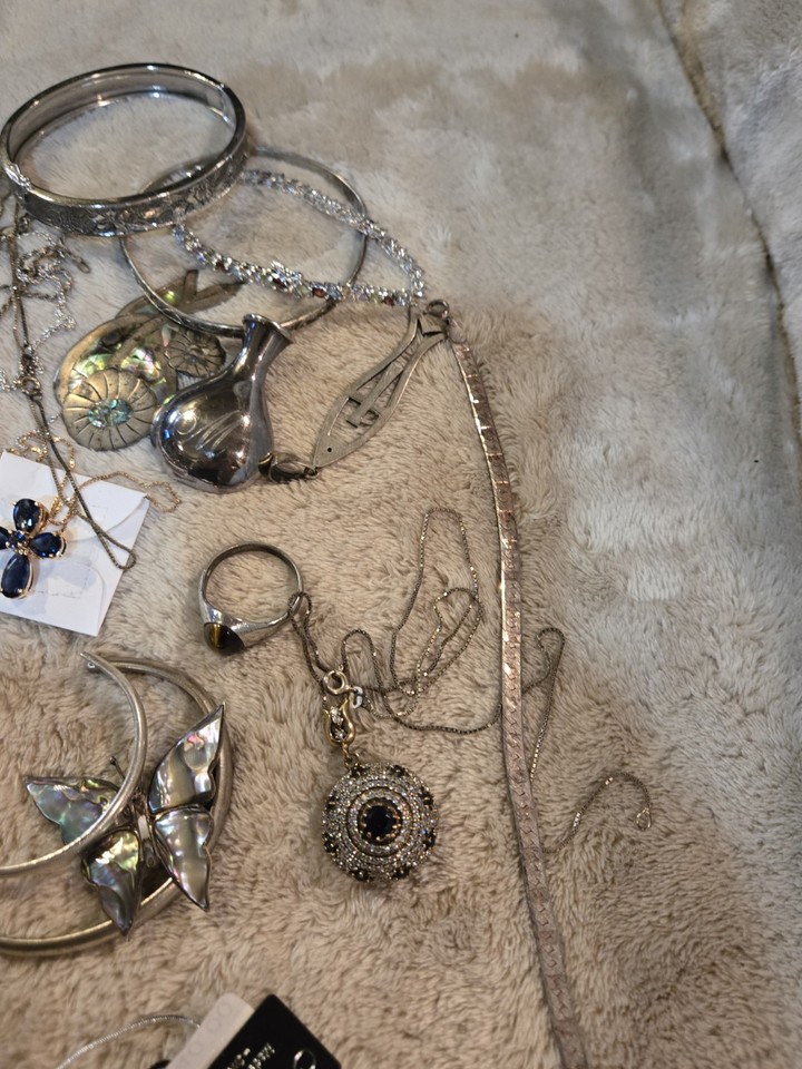 HUGE SCRAP STERLING SILVER JEWELRY LOT BROOCHES BRACELETS RINGS ECT 643 ...