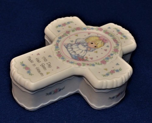 Vtg Precious Moments Porcelaine Ce Jour Fabriqué En Ciel Croix Forme ...