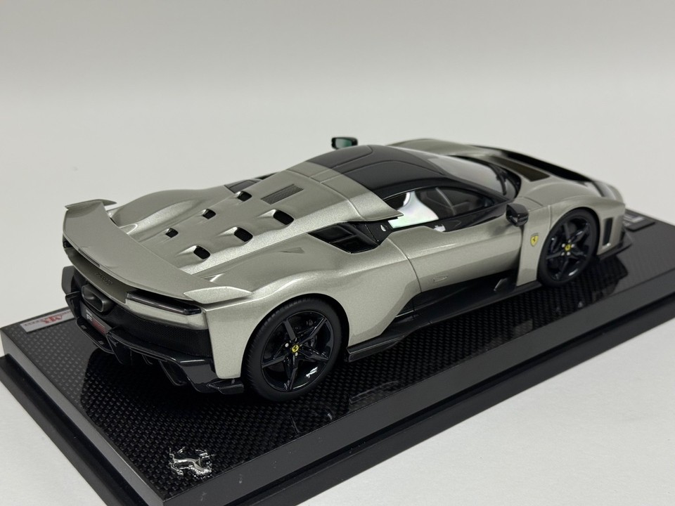 1/18 MR Collection Ferrari F80 Liquid Aluminum color on Carbon Base ...