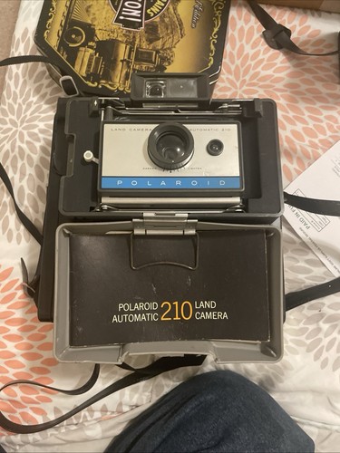 VINTAGE FOLDABLE POLAROID 210 AUTOMATIC LAND CAMERA W/ CASE & MANUAL ...
