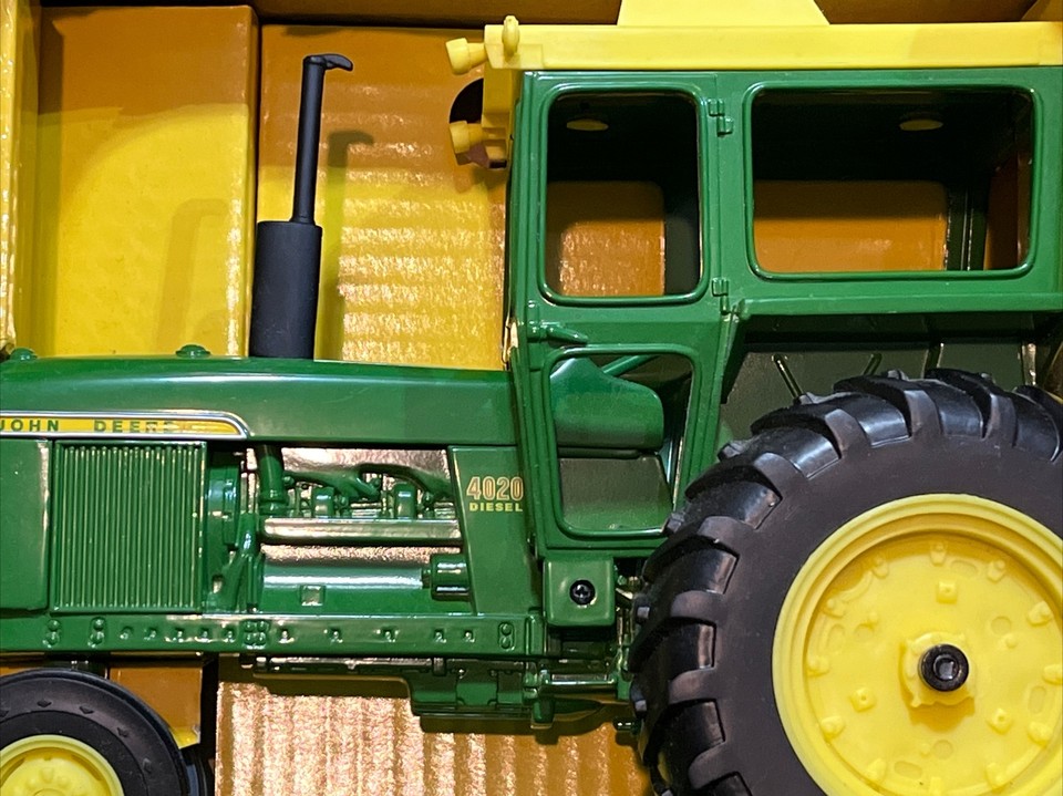 New! ERTL John Deere 1963 4020 Diesel Tractor w/Cab 1/16 Die-cast ...