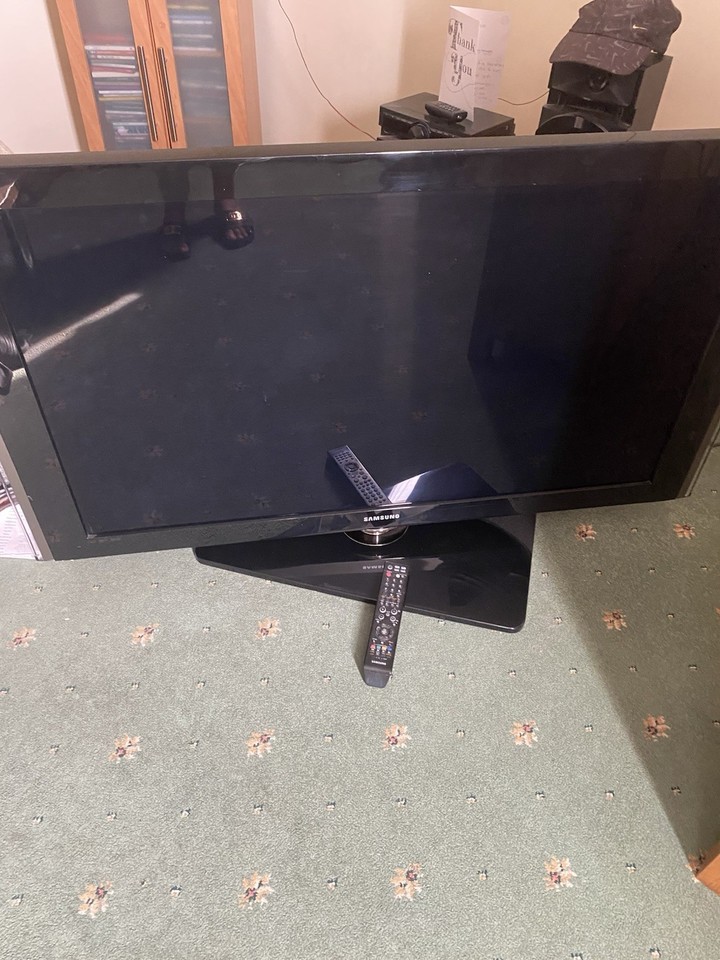 Samsung 2020 Non Smart Tv 55 Inch with Remote Controll Working movable ...