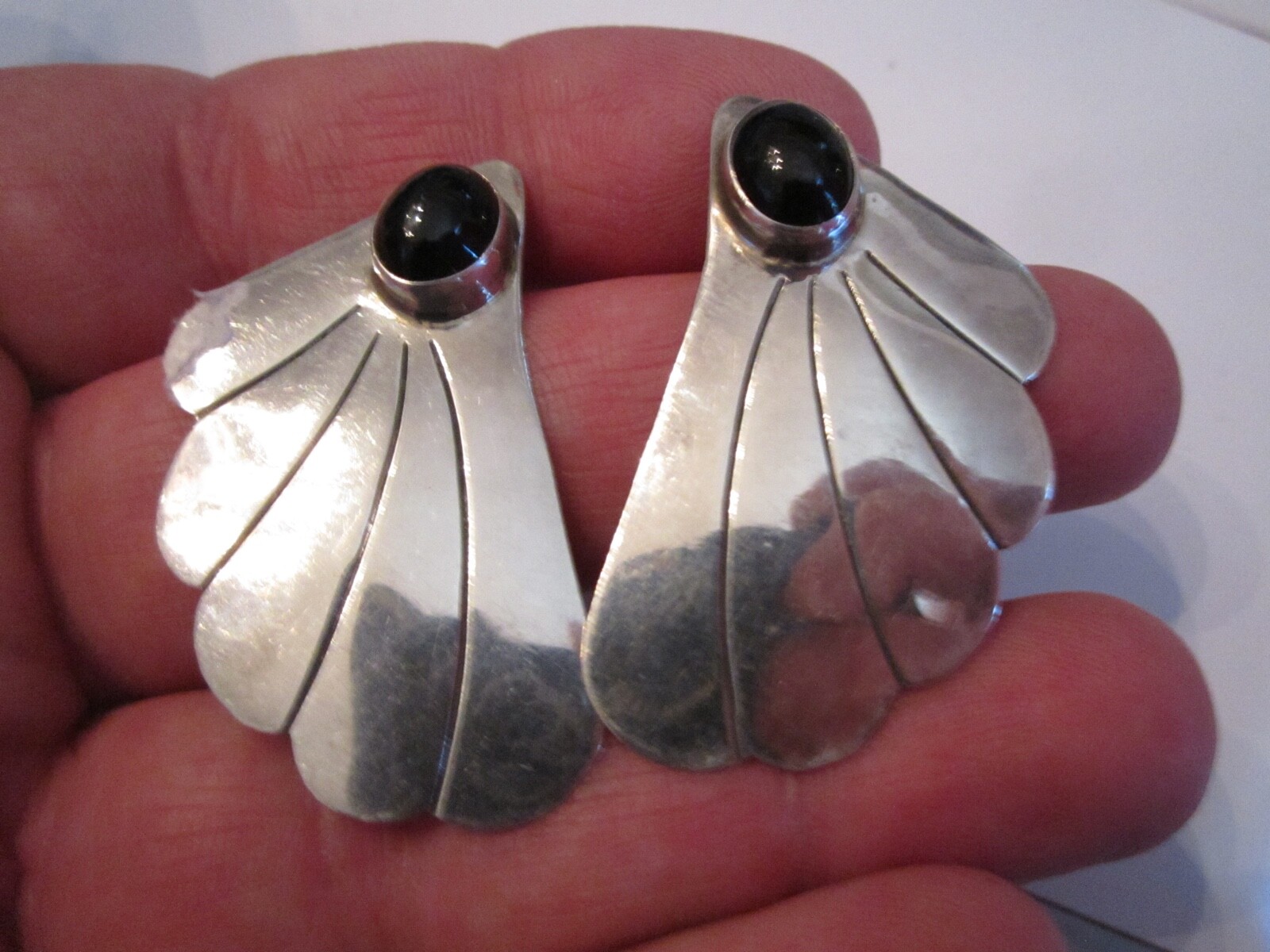 ALLEN & PAULA BOYD STERLING SILVER WING DESIGN EARRIN… - Gem