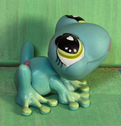 Littlest Pet Shop #559 Blue Valentines Tree Frog Green Eyes Authentic ...
