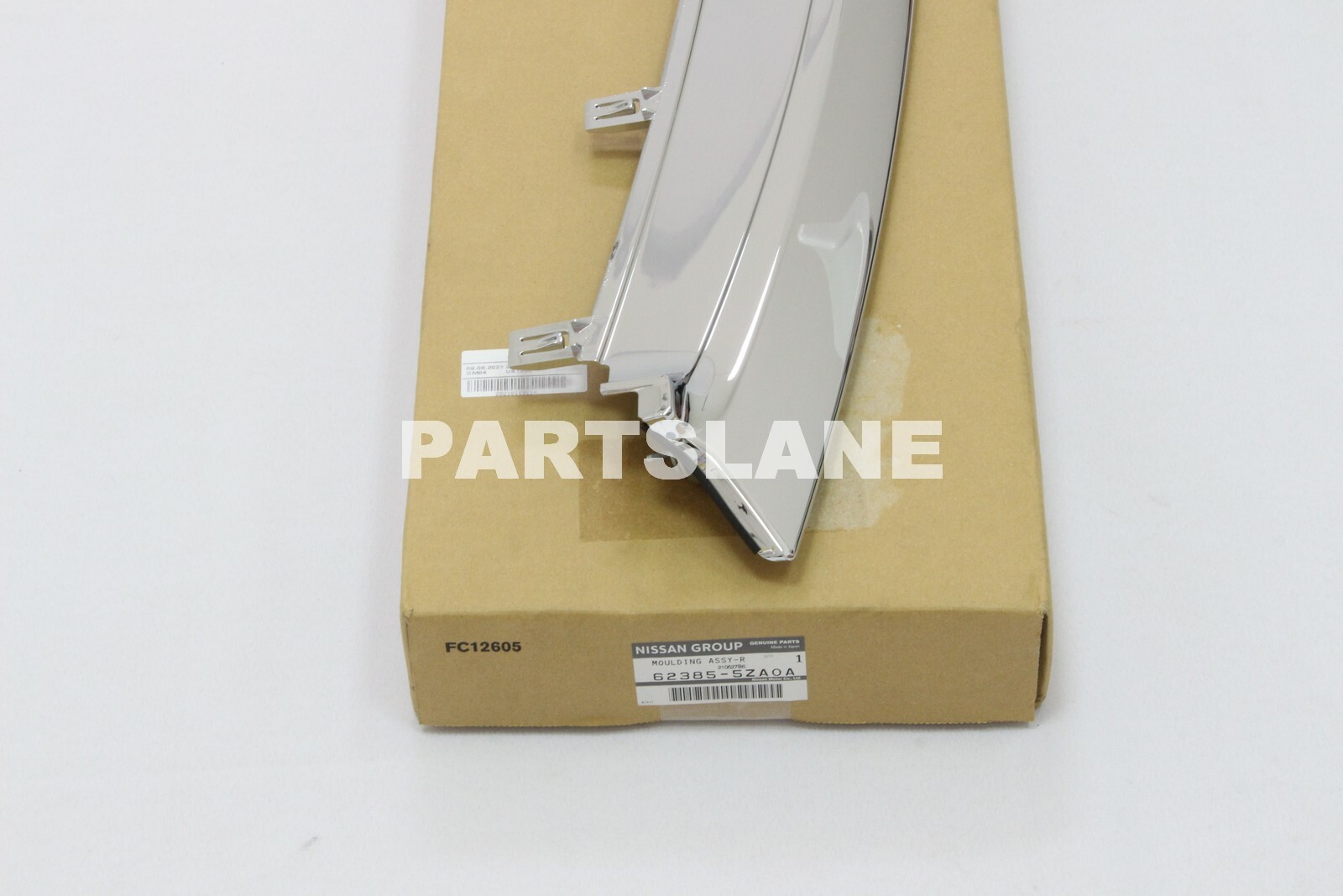 Infiniti QX56 QX80 OEM Genuine Lower Radiator Grille Moulding 62385 ...