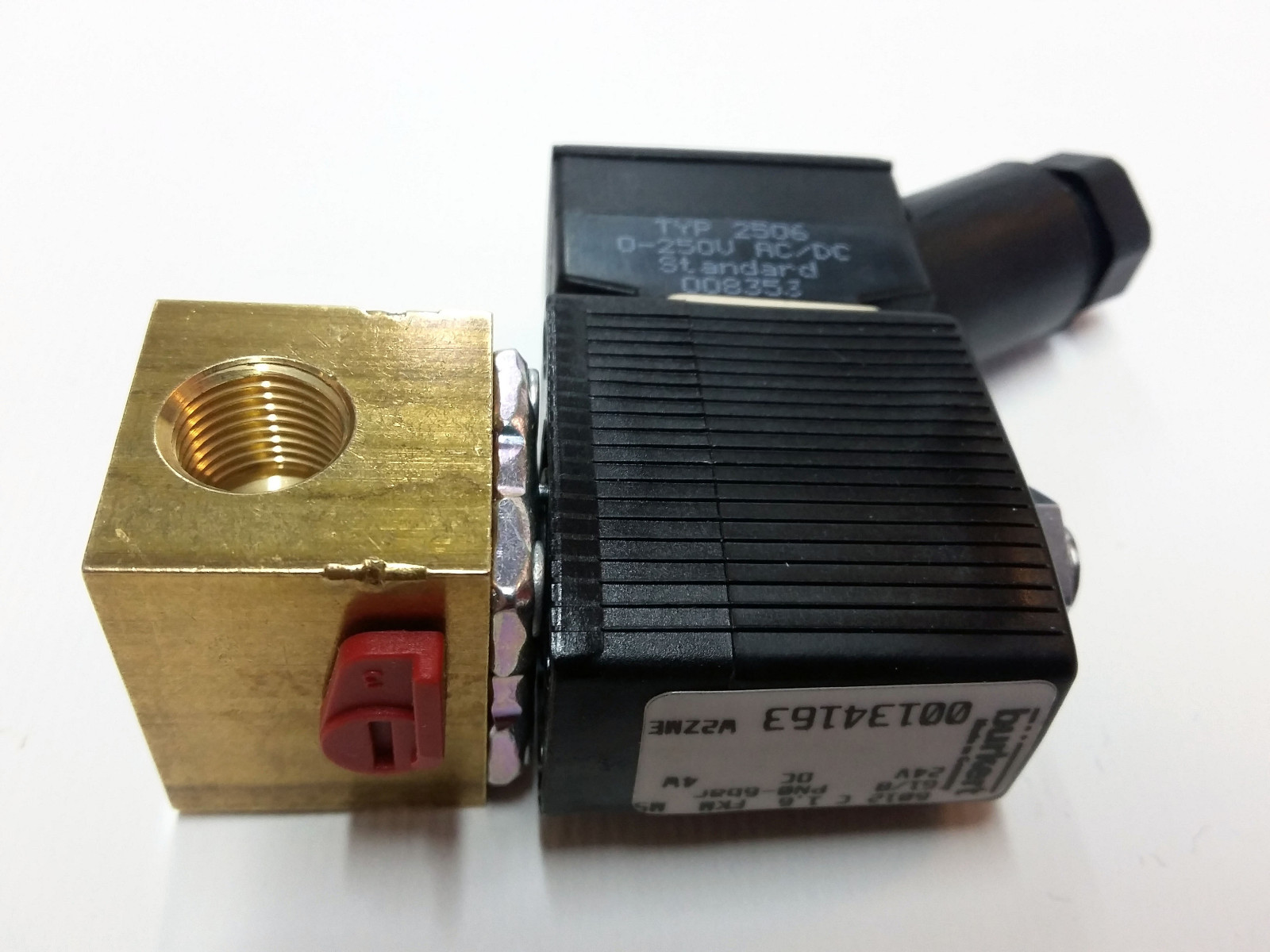 Burkert 6012 C 3/2-way Mini Solenoid Valve G1/8, 0-6 Bar, 0.06m3/h Coil ...