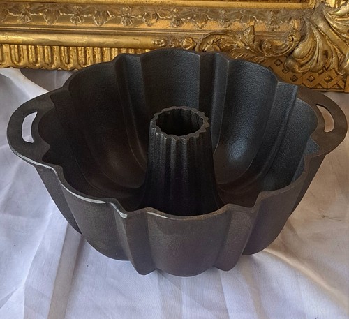 Rare Vintage 10" Cast Iron Bundt Cake Pan | eBay