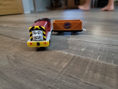 Thomas & Friends TrackMaster SALTY 2 Motorized Train Engine Fish Cargo ...