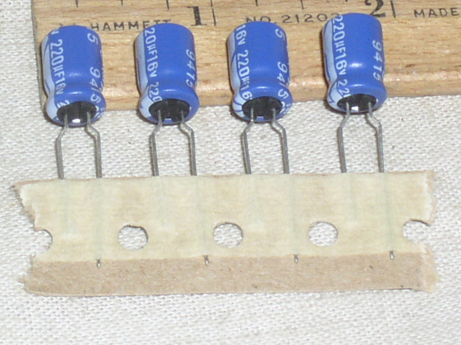 4 NEW SURGE 220UF 16V 220 MFD 16 V RADIAL ELECTROLYTIC CAPACITOR CAP 85 ...