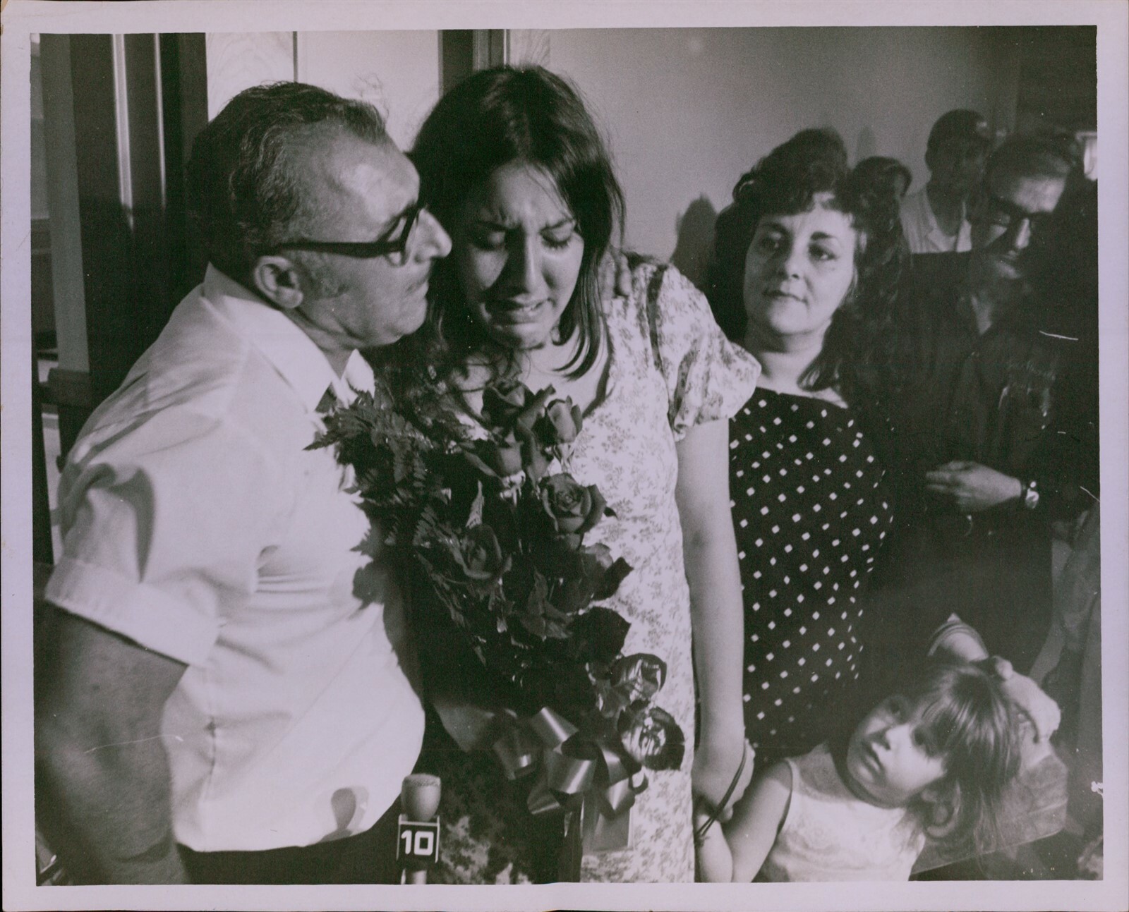 LG828 1970 Original Bob East Photo MARY VECCHIO Kent State Girl ...