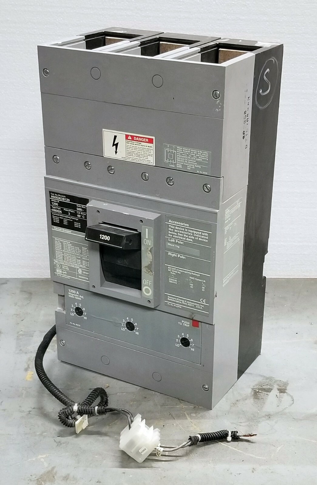 Siemens 1200A 600V 3P Breaker w/Shunt Trip HNXD63B120 | eBay
