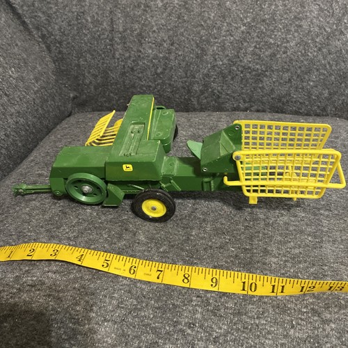 ERTL John Deere Square Hay Baler, 1/16 Scale Diecast Farm Toy Tractor ...